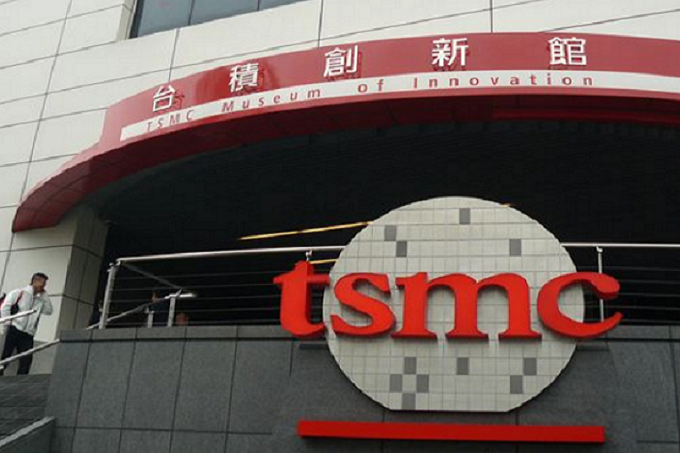 Chip maker TSMC sees shipments of top shelf smartphones declining this ...