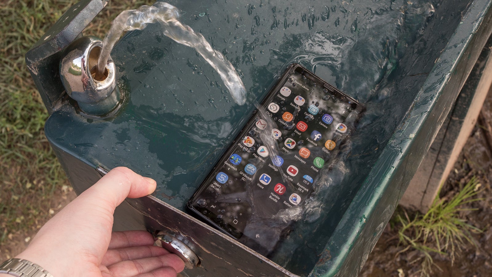 Samsung announces unbreakable smartphone display - PhoneArena