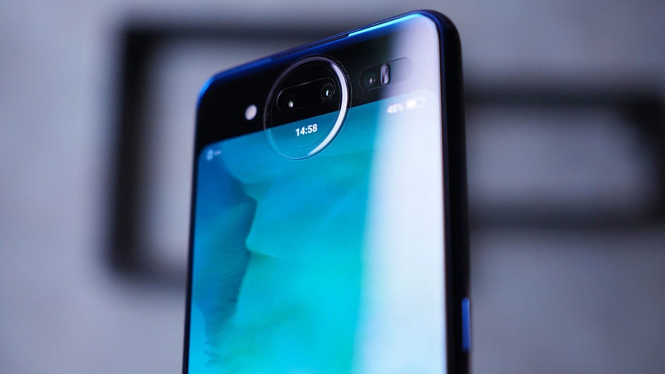 Joys and perils of dual-screen phones, or, do they really take the best ...