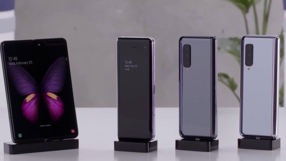 Watch Samsung test out the Galaxy Fold's display in this video - PhoneArena