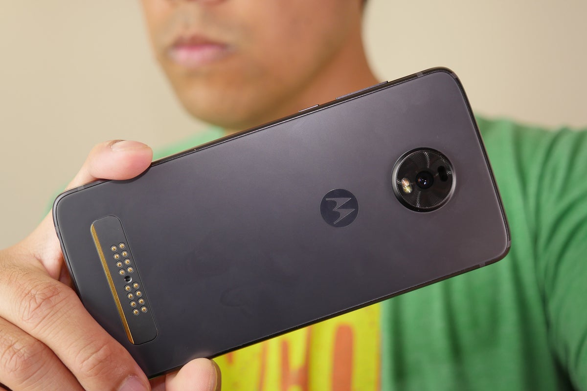 Motorola Moto Z4 hands-on: Snapdragon 675 and killer price on Verizon | PhoneArena reviews ...