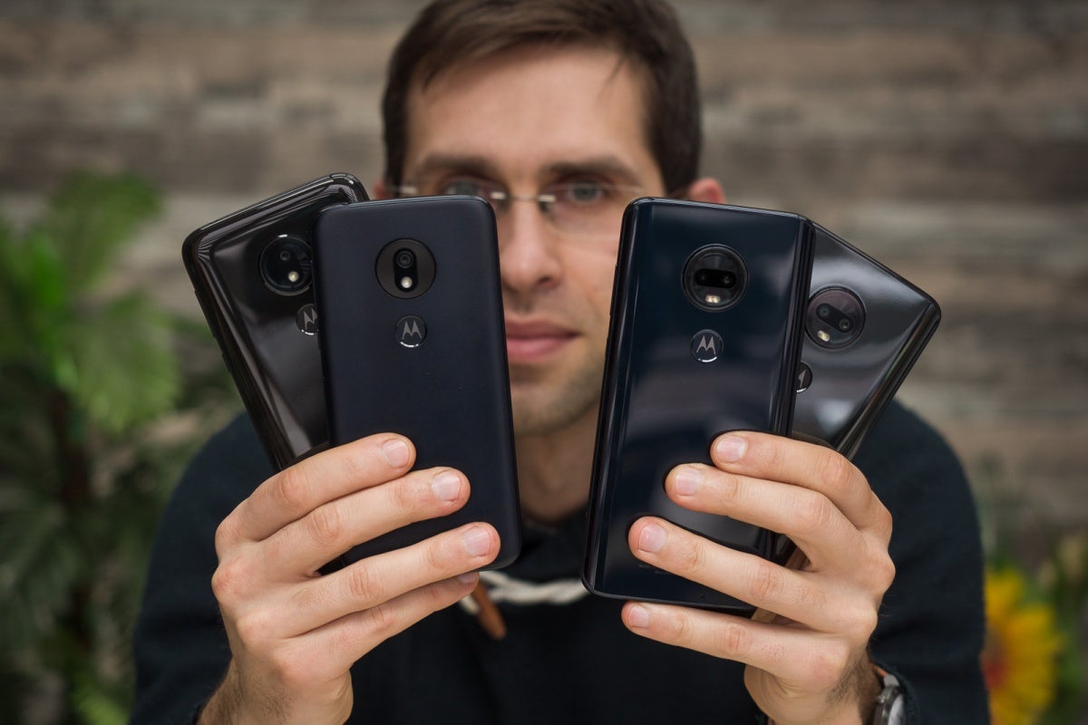 Motorola is quietly thriving in the US, but it needs a real flagship to ...