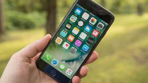 FCC to investigate after the Apple iPhone 7 and other models spew RF ...