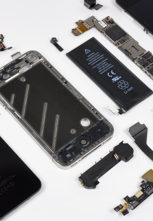 iPhone 4 gets disassembled for you to see - PhoneArena