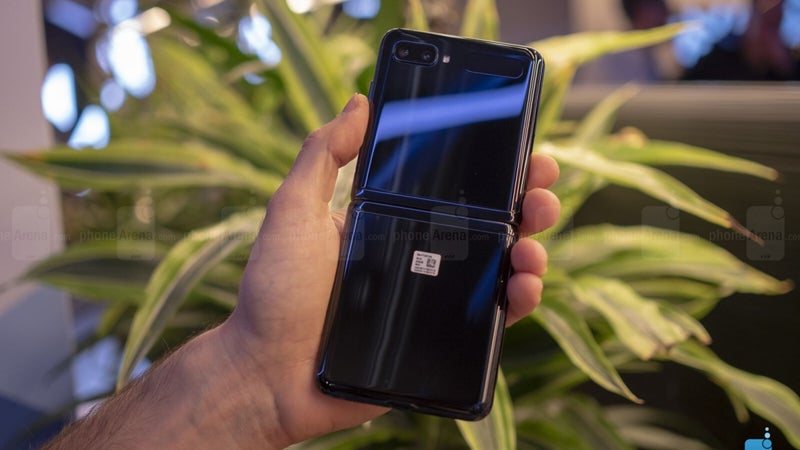 Galaxy Z Flip teardown puts a spotlight on 'glasstic' display, poor ...