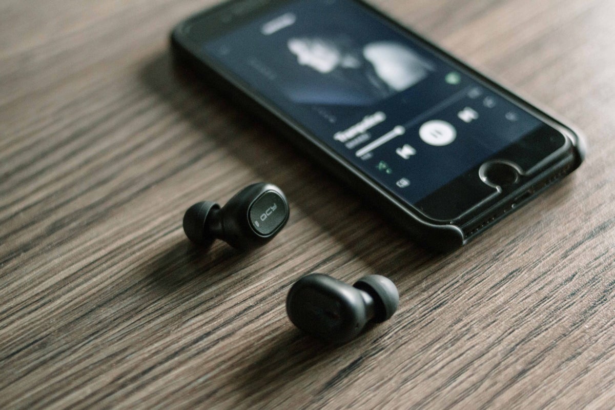 Qualcomm announces next-gen Bluetooth chips for true wireless earbuds ...