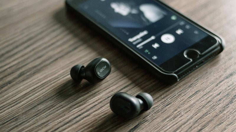 Qualcomm announces next-gen Bluetooth chips for true wireless earbuds ...