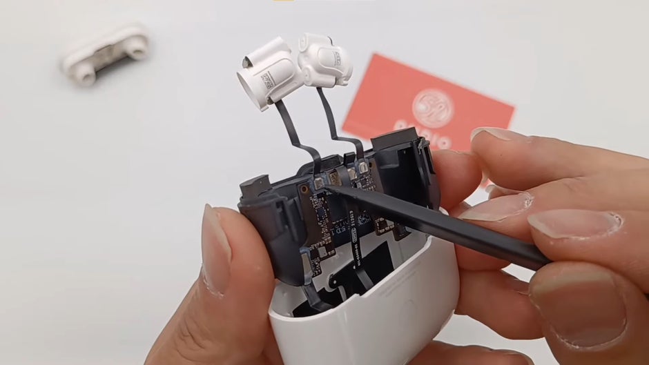 The AirPods 3 and AirPods Pro are not as similar on the inside as on ...