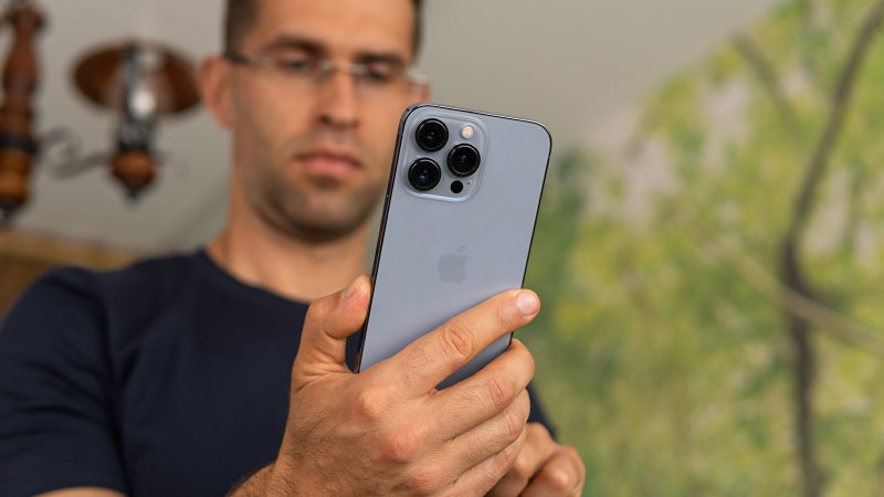 Why is "iPhone Shower" trending? Accidental damage turns into a Twitter ...