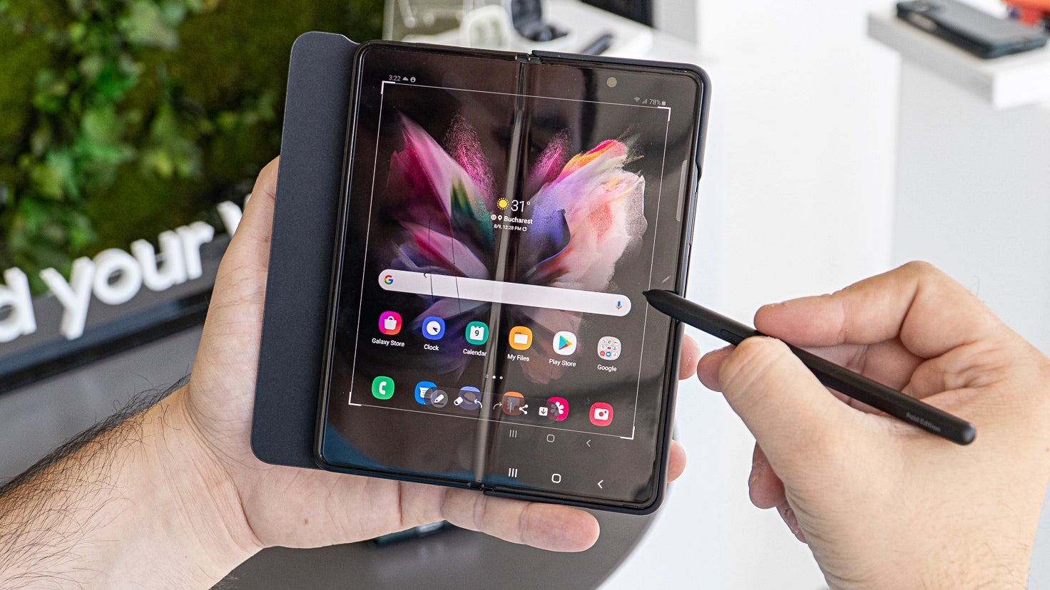 Samsung Patents An Interesting Way To House The S Pen In A Dual Folding