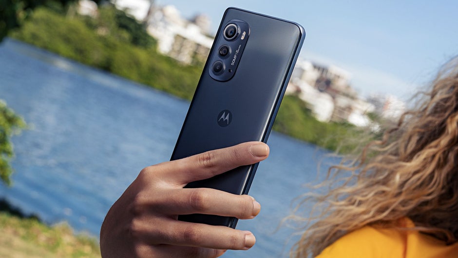 Motorola Edge (2022) is here to conquer the mid-range American market ...