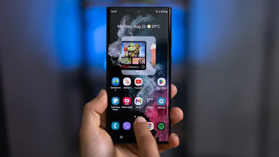 Samsung may release stable Android 13 a whole month earlier than last year - PhoneArena