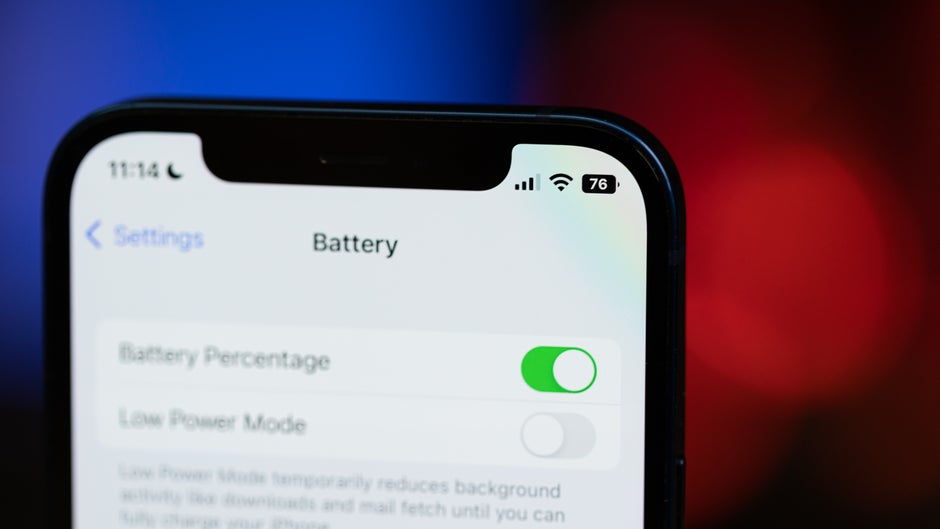 How to enable battery percentage in iOS 16 - PhoneArena
