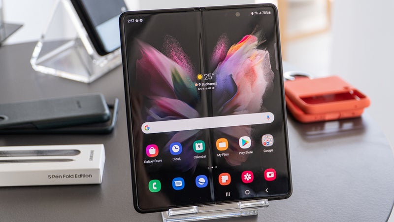 Samsung rolls out Android 13 (One UI 5) update to last-gen foldable smartphones - PhoneArena