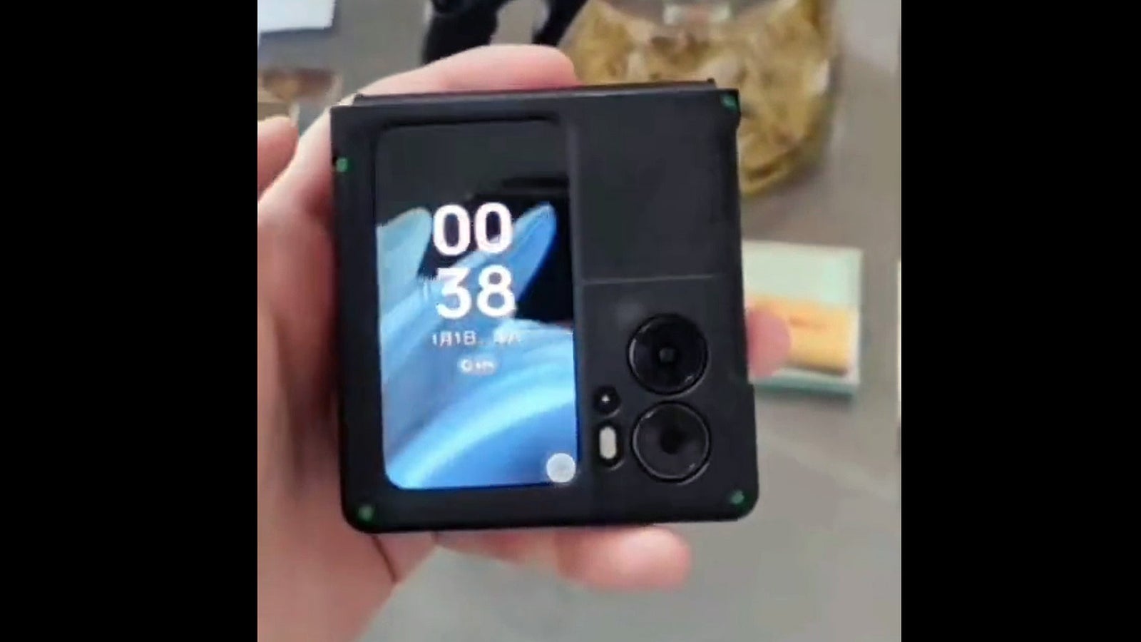 Creaseless Oppo Find N2 foldable previewed strutting a quirky cover ...