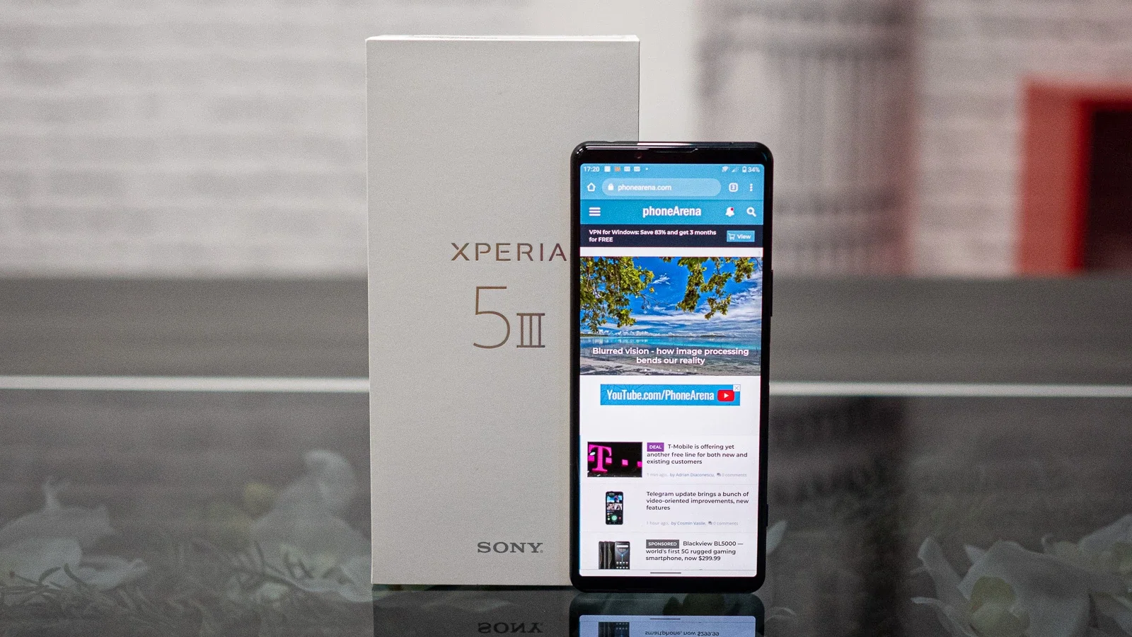 Save $300 on one of the best compact Android flagships - PhoneArena