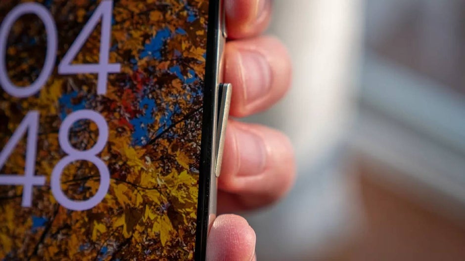 Pixel 7 Pro is turning into a disintegrating mess but Google doesn't ...