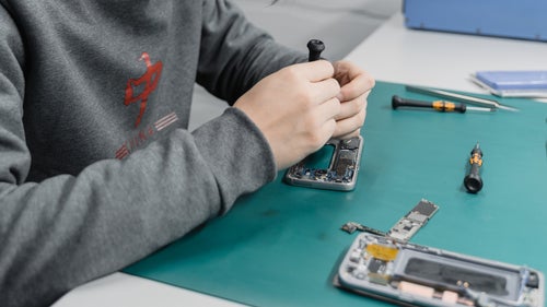 Verizon adds limitless free screen repairs to its device protection ...