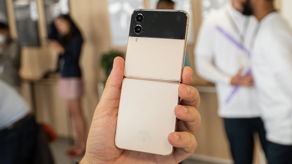 U.S. Galaxy Z Fold 4 and Galaxy Z Flip 4 units get One UI 5.1 with new features - PhoneArena