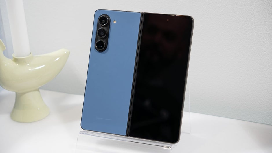 Galaxy Z Fold 5 size comparison vs Z Fold 4, Pixel Fold and others ...