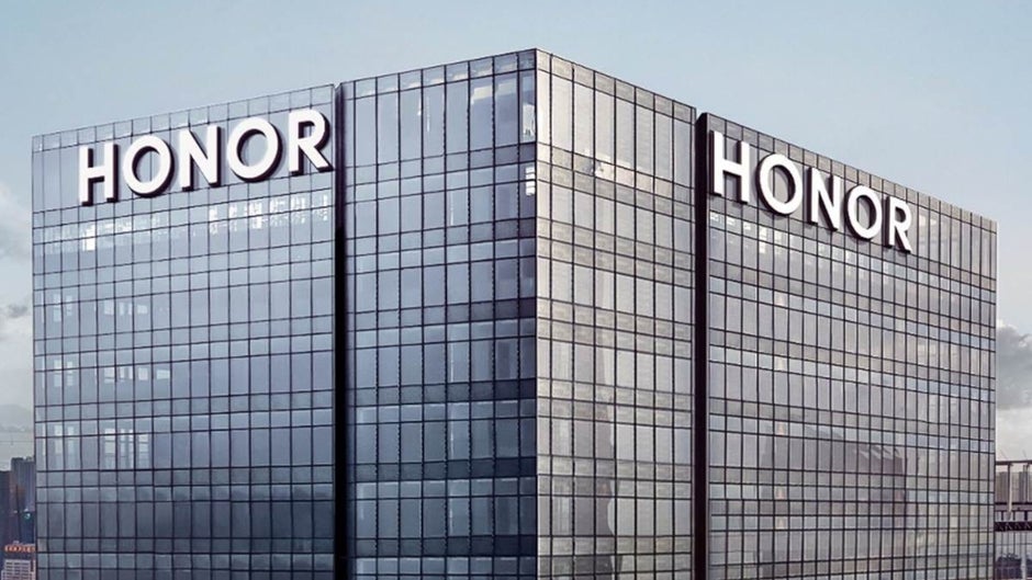 Honor is ready to take on Samsung with its first-ever clamshell ...
