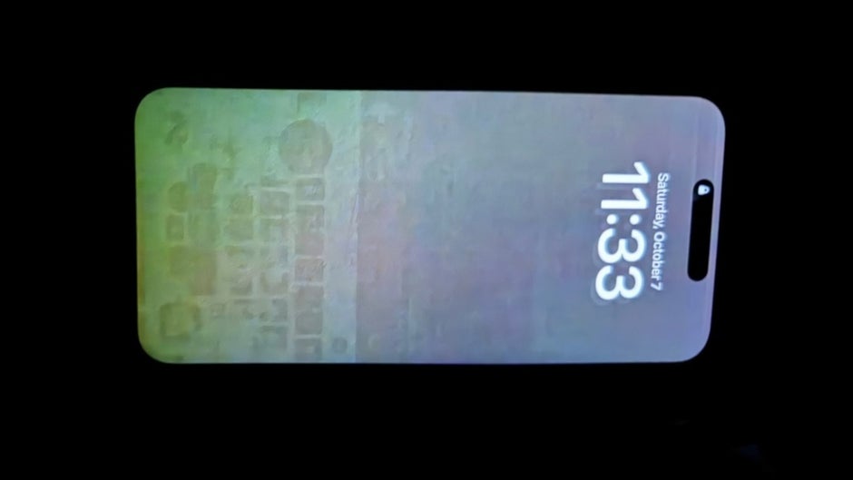 Some iPhone 15 Pro Max units are suffering from a serious screen defect ...