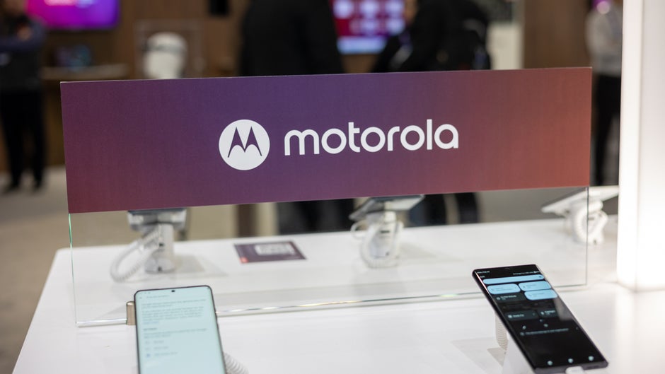 Lenovo and Motorola's Smart Connect is an Apple ecosystem-like ...
