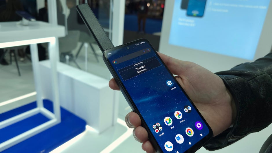 The Skyphone: a hybrid between smart- and satellite phone that takes it ...