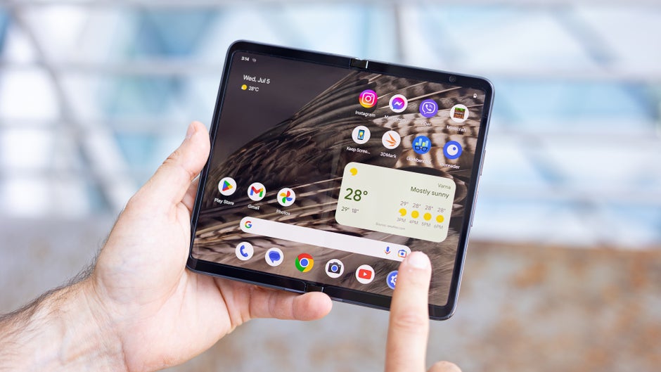 Android 15 may bring hybrid taskbar to Pixel Tablet and Pixel Fold ...