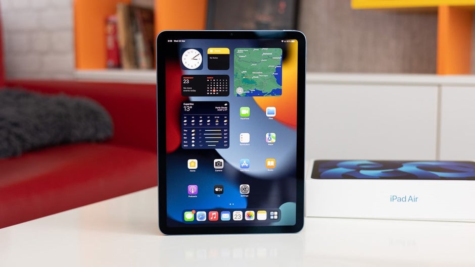 Get the powerful iPad Air (2022) at a lovely price cut and enjoy a versatile tablet for work and ...