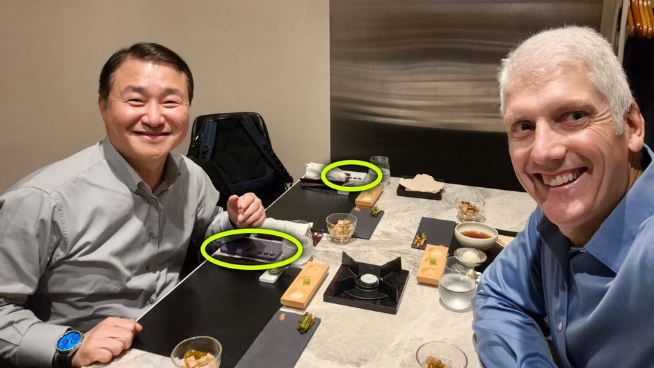 Surprising photo reveals Samsung’s CEO doesn’t use a Galaxy S24 Ultra ...