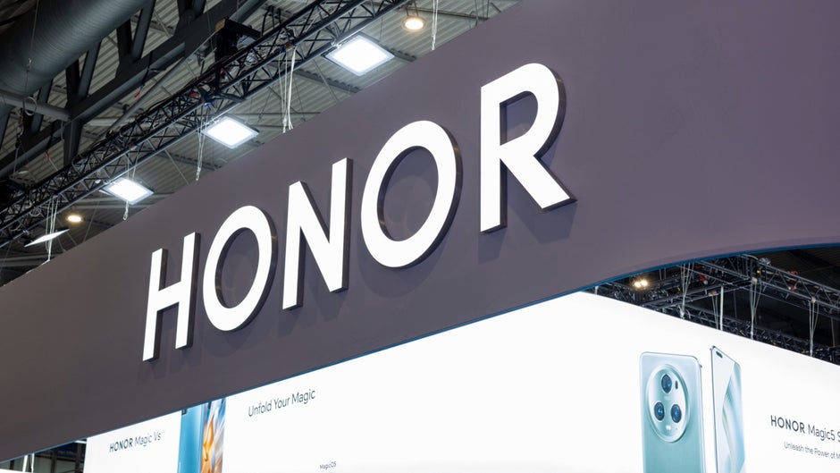 Honor unveils AI features that see through deepfakes and keep your eyes ...