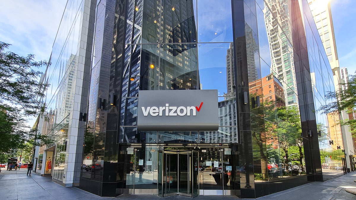 Verizon reps allegedly reaching out to customers in a personal capacity ...