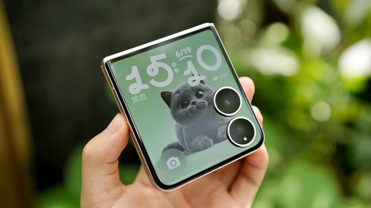 Xiaomi Mix Flip 2 real world images show off a shallow crease and ...