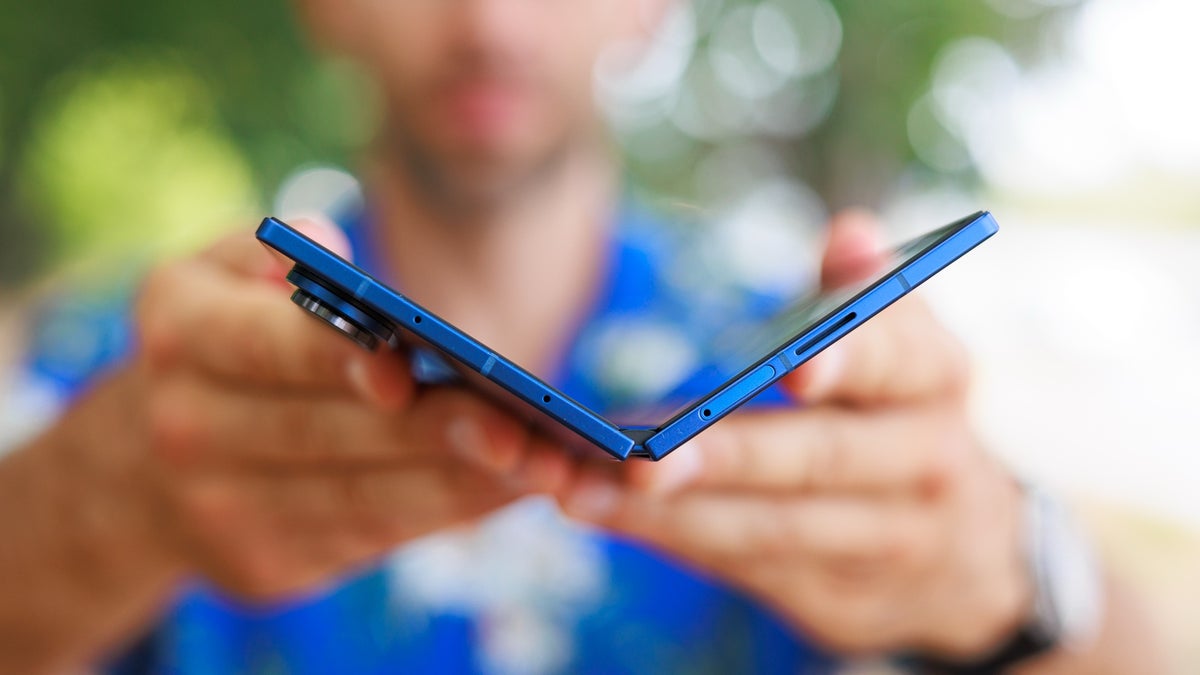 Samsung has already done the heavy lifting and set the foldable iPhone ...