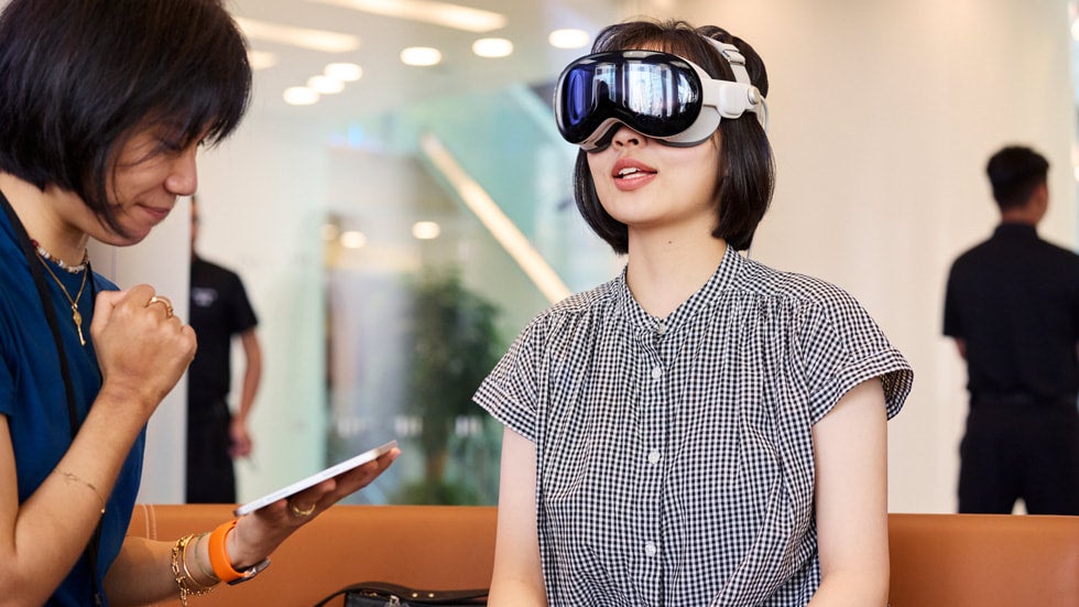 New Apple Vision Pro headset released, bringing some very welcome ...