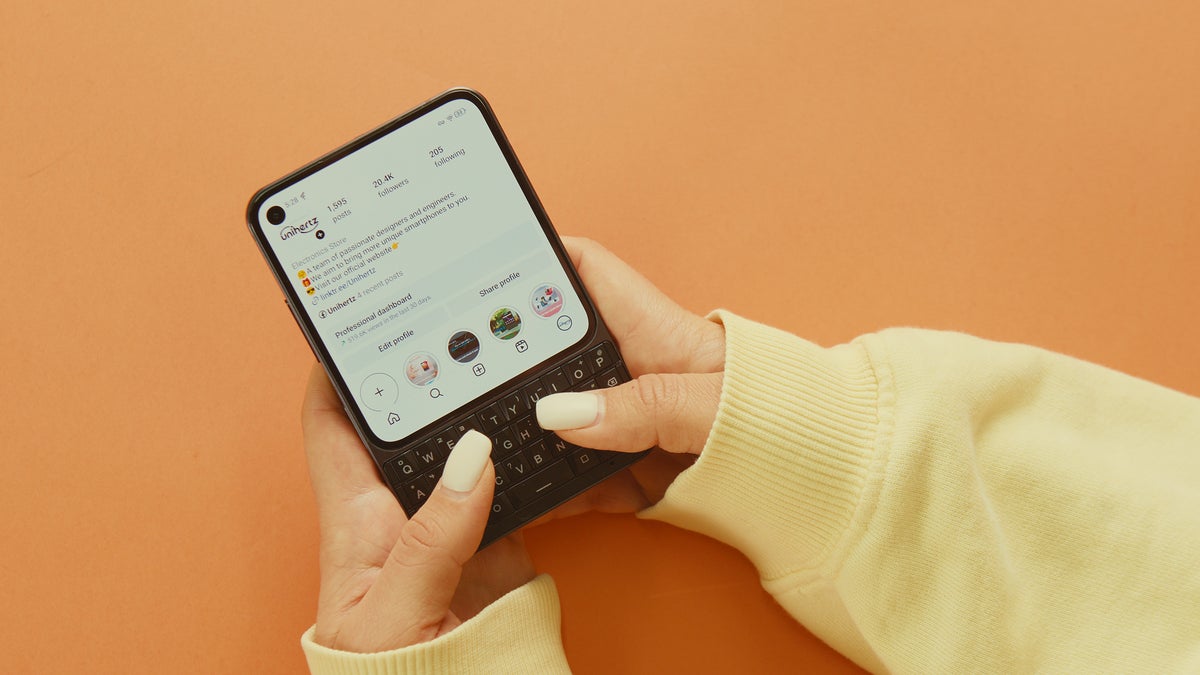 The battle for the best keyboard phone intensifies as Unihertz' Titan 2 ...