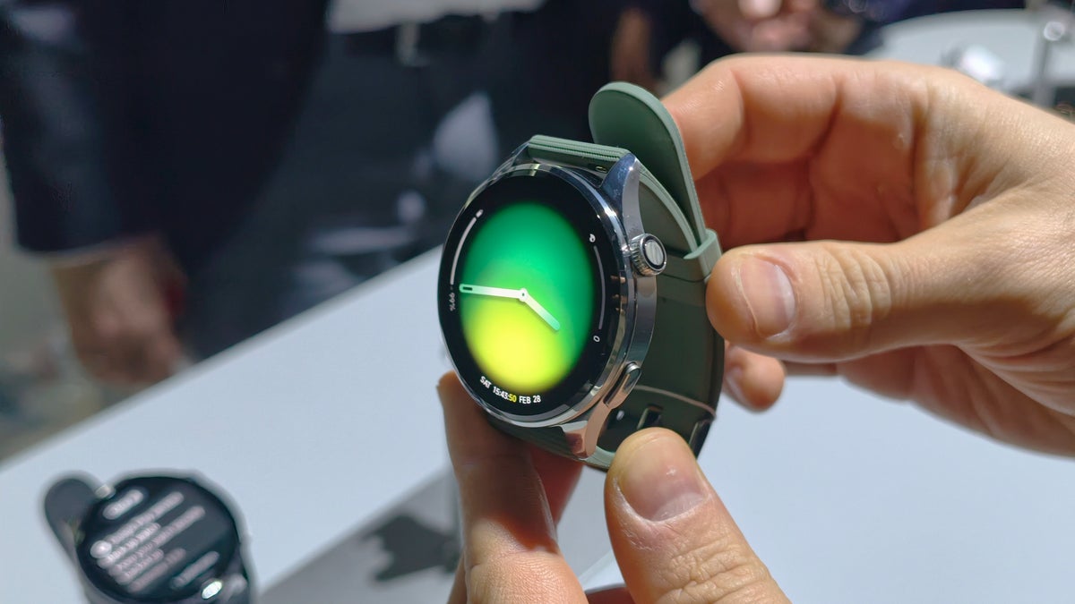 Hands-on with the first EMG smartwatch: Xiaomi Watch 5 is back in the ...