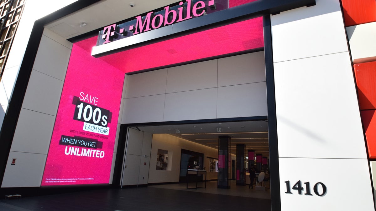 Latest T-Mobile rate hike has customers discussing alternatives ...