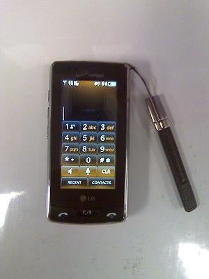 LG's VX9600 Versa shows its face - PhoneArena