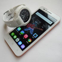 Alcatel OneTouch GO PLAY and OneTouch GO WATCH hands-on - PhoneArena