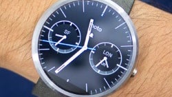 You can now (sort of) use Android Wear 2.0's complications on a Wear 1. ...