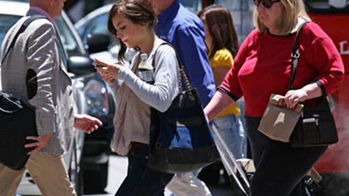 Major US city bans smartphone use by pedestrians while crossing the ...