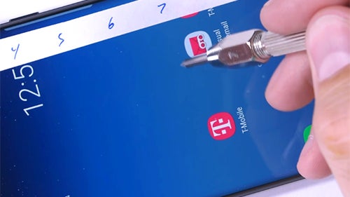 Ouch! The Galaxy Note 8 gets scratched, burned, and bent on video ...