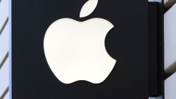 Apple Store opens in Reno, Nevada after relocating; new Apple store 2.0 ...