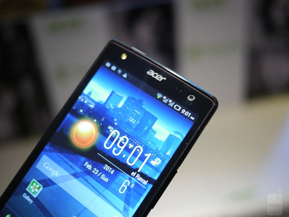 Acer Liquid E3 hands-on: front facing LED flash for those selfies ...
