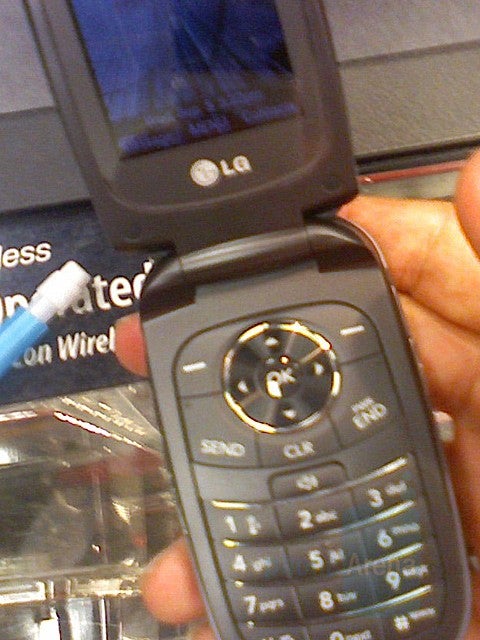 LG VX8350 in Verizon stores now - PhoneArena