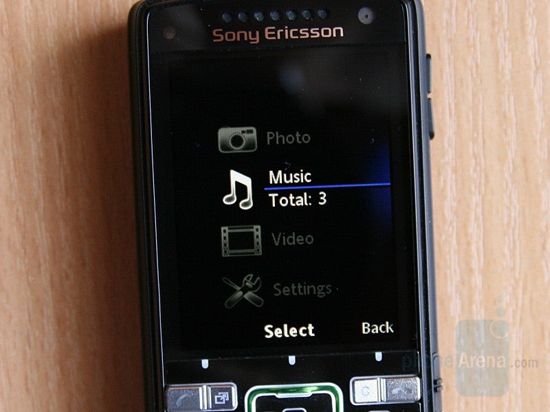Hands-on with Sony Ericsson K850 - PhoneArena