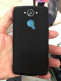 Motorola Moto Maxx (Droid Turbo global version) smiles for the camera ...