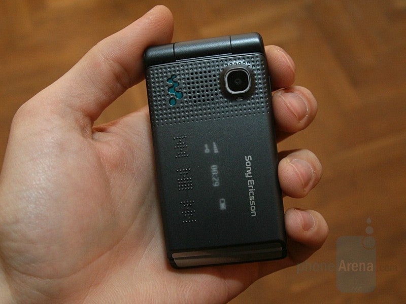 Hands-On with Sony Ericsson Z555, W380 and K660 - PhoneArena